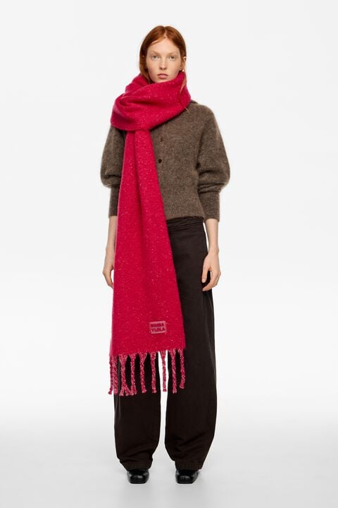 red and pink wool scarf