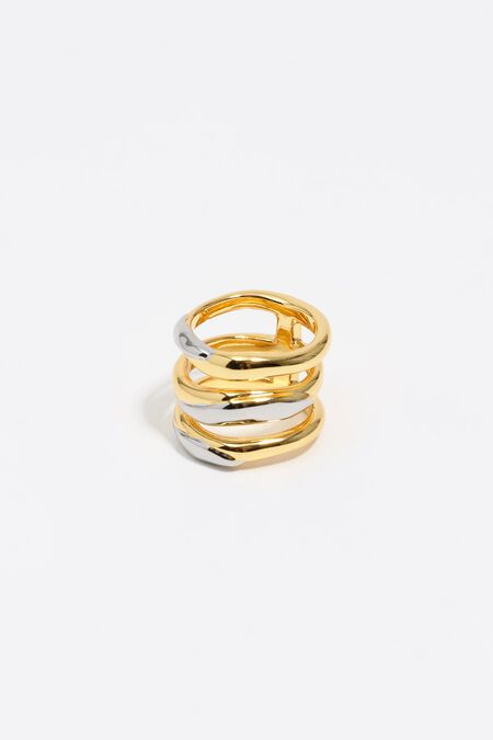 Textured two-tone triple ring