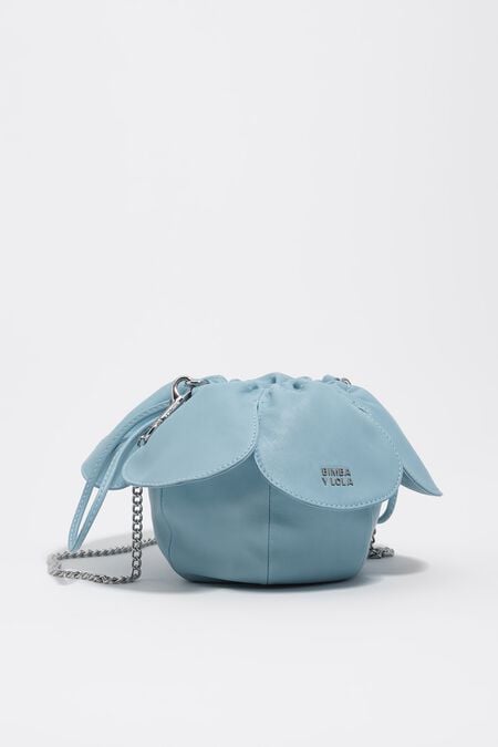 Sky blue leather Pétalo bag