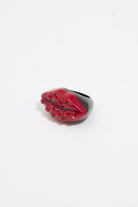 Anillo labios rojo